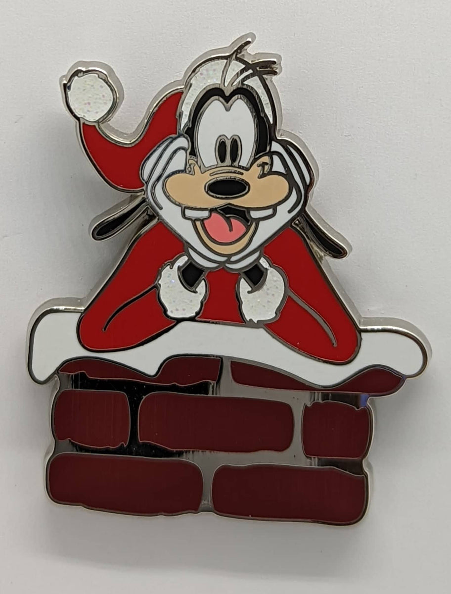 Goofy as Santa in the Chimney – Canada's Disney Connection